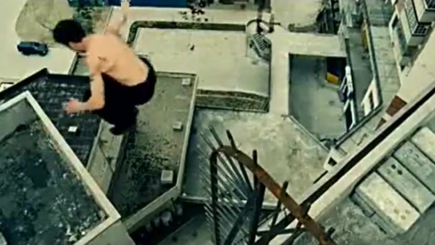 这不仅是一部电影,更是一部跑酷宣传片,危险动作,请勿模仿