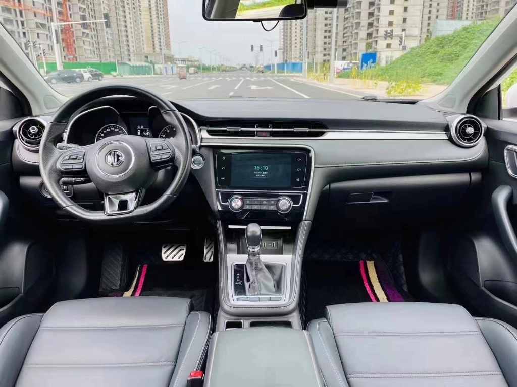 19年名爵MG6 1.5T高配 自动挡 天窗 电动座椅 一键启动 倒车影像,多...