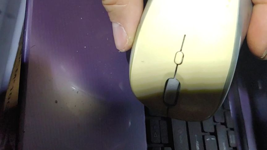 mc.2故障无线鼠标内部图,拆解欣赏,给选购同款鼠标参考感觉还行