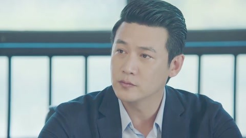 风再起时:男子召开会议总结,不料竟成了吹捧大会,到底发生何事