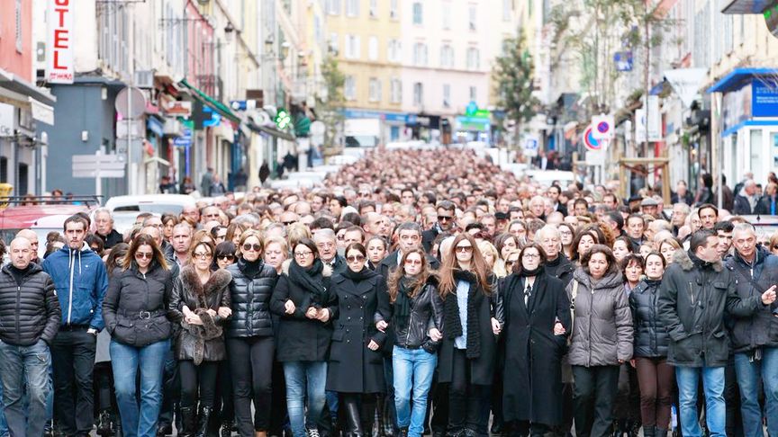 法国民众上街高喊“马克龙下台”!德国:这可能只是一个开始