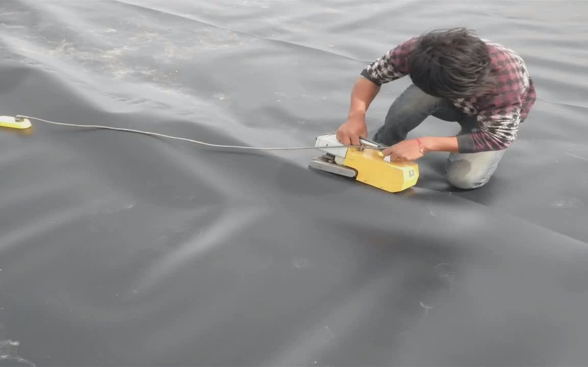 2.0mm厚HDPE防渗膜用于景观水池土工膜怎么选择厚度