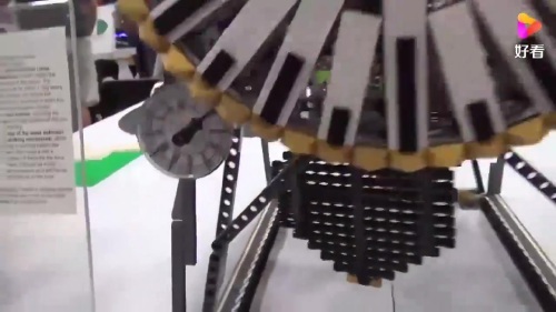 乐高的无限可能,创造出令人惊叹的复杂时钟结构