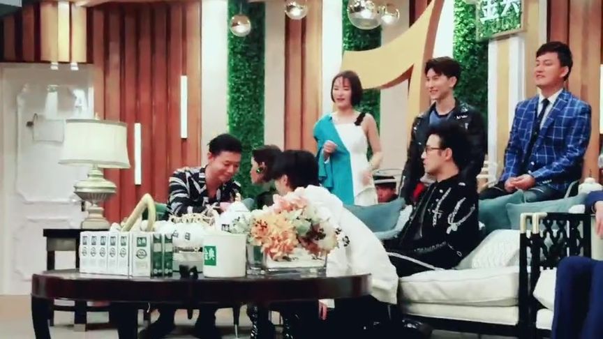 《歌手》2018华晨宇霍尊吃货的世界