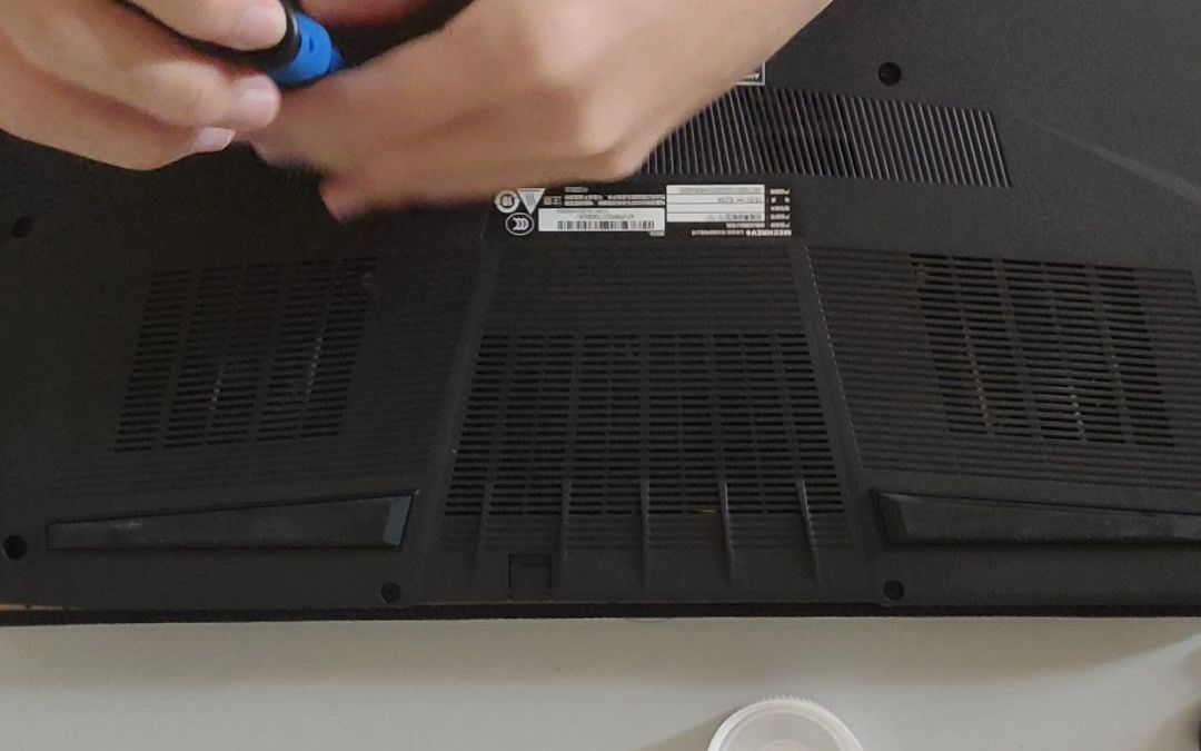 机械革命蛟龙7E加装固态硬盘