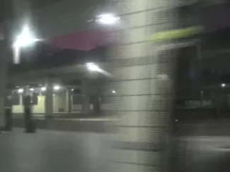 (车厢视角)乘坐T290次列车离开长沙车站,紧接着HXD1D0368大红枣...