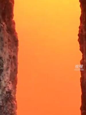 不是炼狱,是电厂锅炉。它通过烧煤加热水,产生蒸汽推动发电机发电。