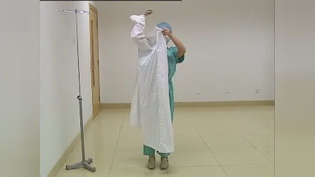 穿脱隔离衣操作流程视频