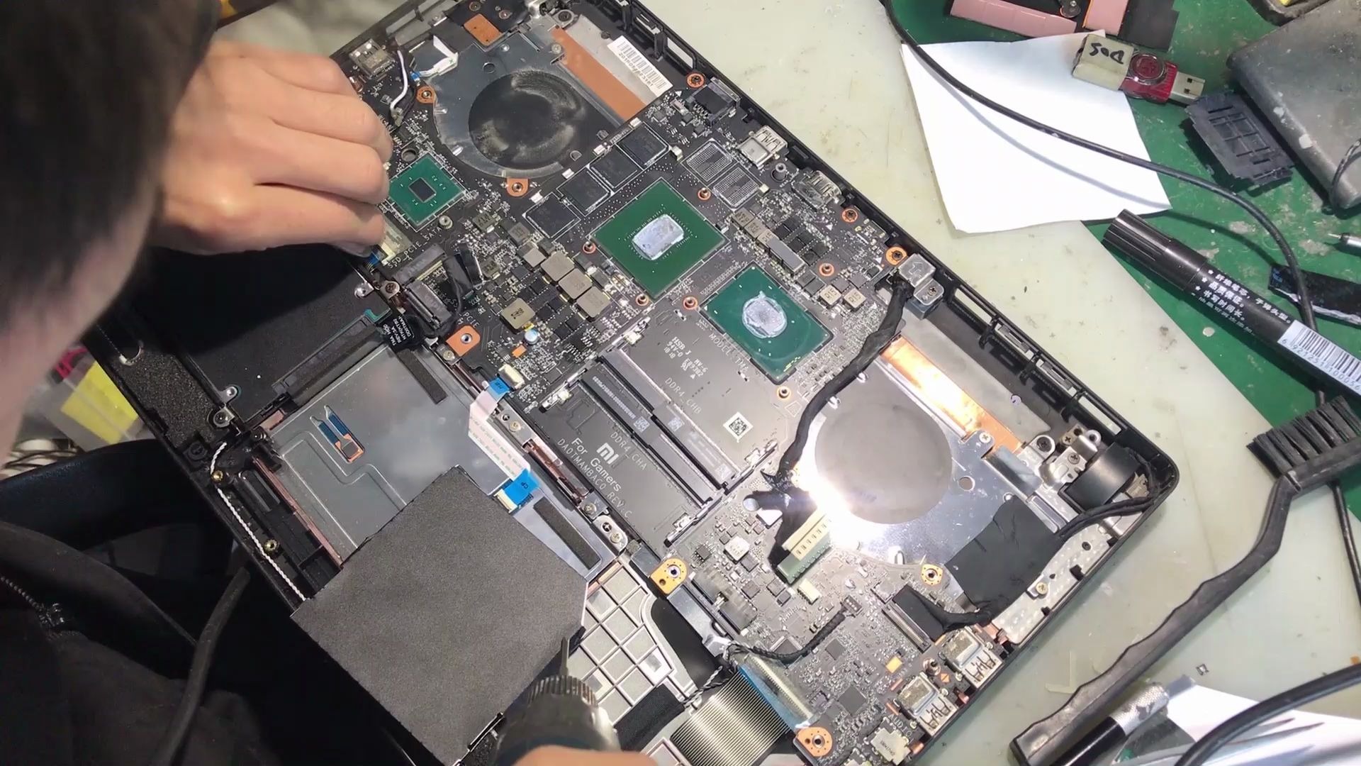 一口气更换两台小米笔记本CPU,一个升级i7一个升级i9,师傅表示毫无...