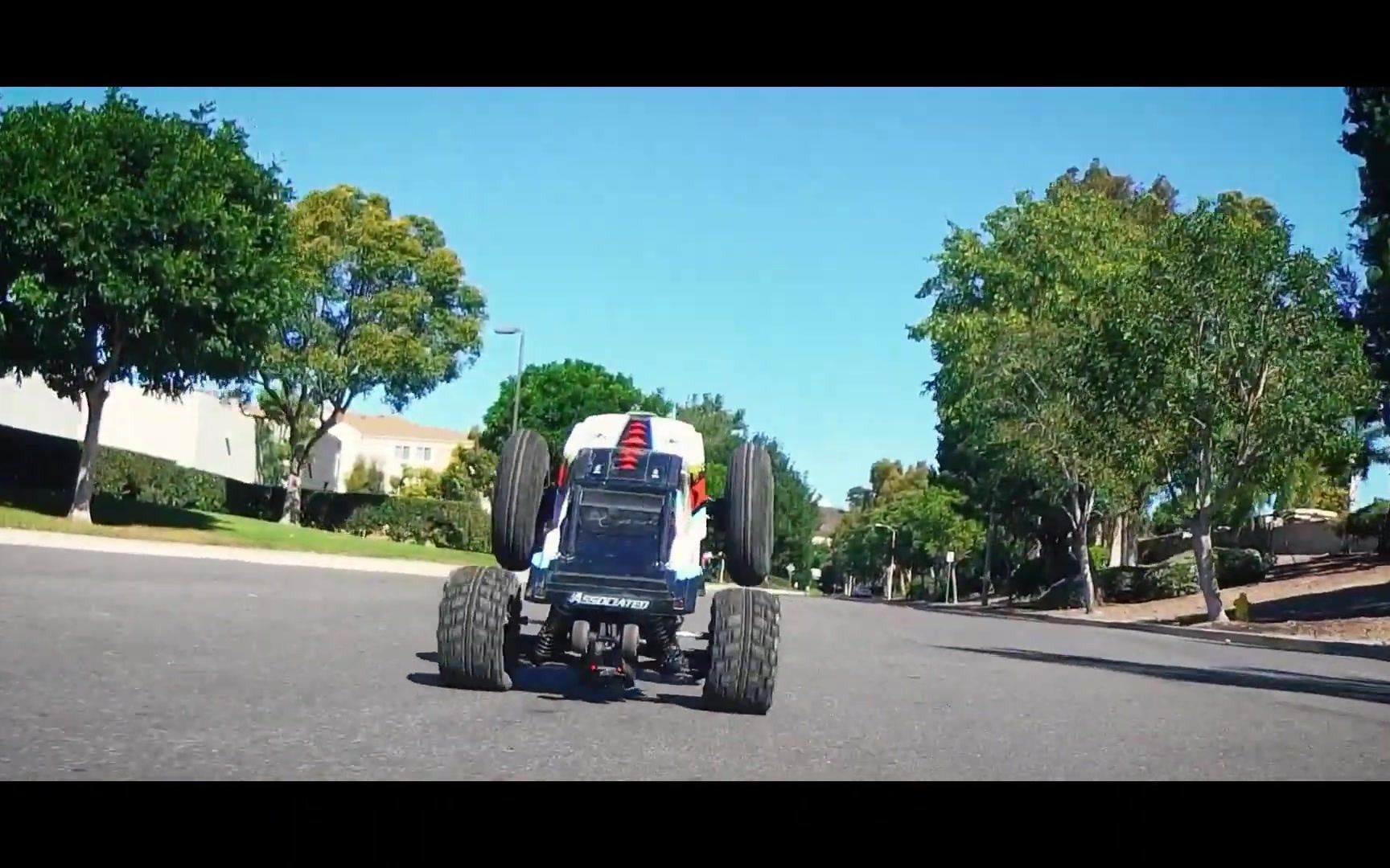 Team Associated 新款大脚车 Rival MT8