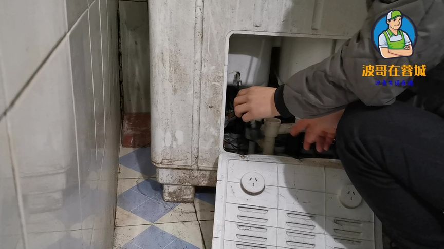亲戚家的洗衣机坏了,故障是衣服甩不干,没换零件就修好了