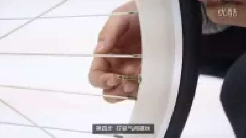 公路自行车法式气嘴充气视频