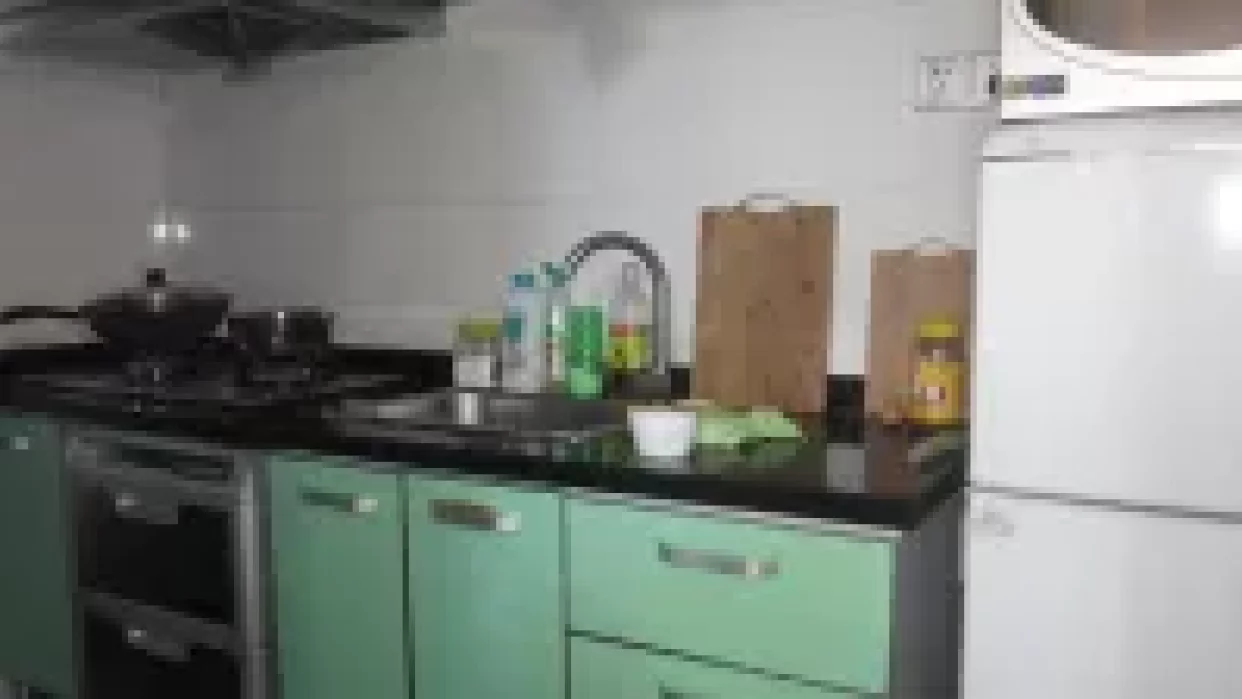 注意!女子往身上喷酒精消毒 走进厨房时爆燃被烧伤