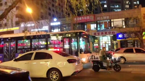 课后服务如闪电般迅速,广告背后藏着什么惊人真相?