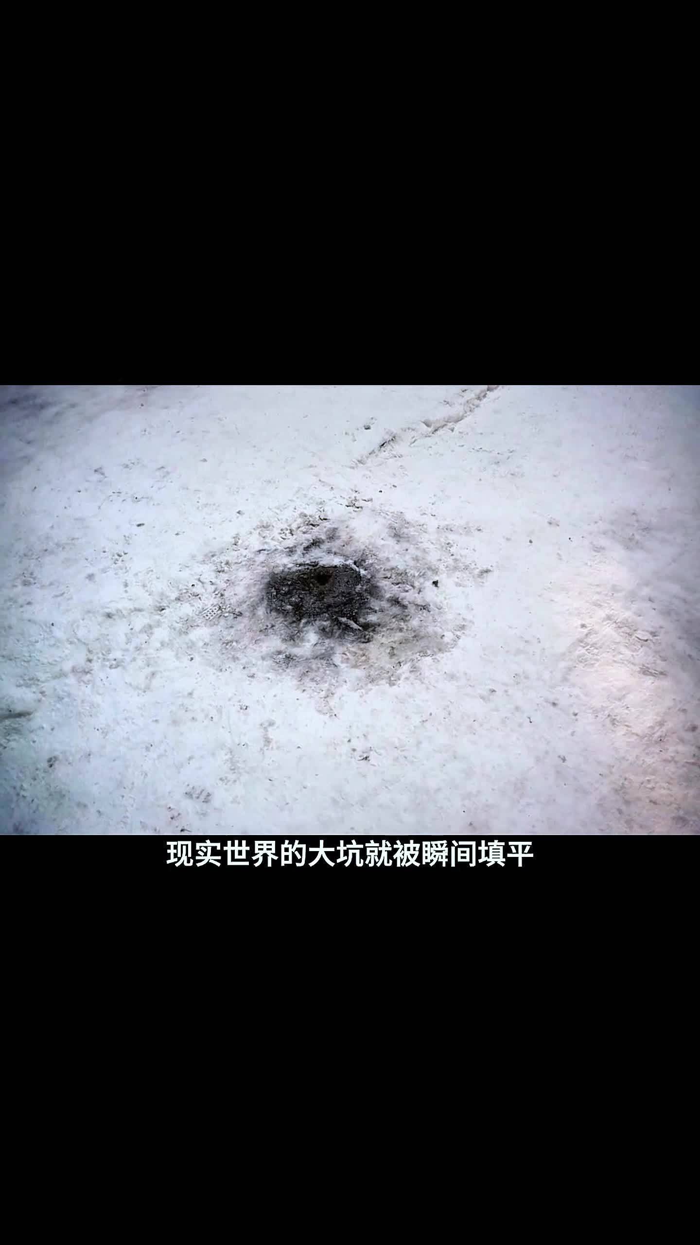 男人发现一个小镇微缩模型,竟能通过操纵影响到现实世界