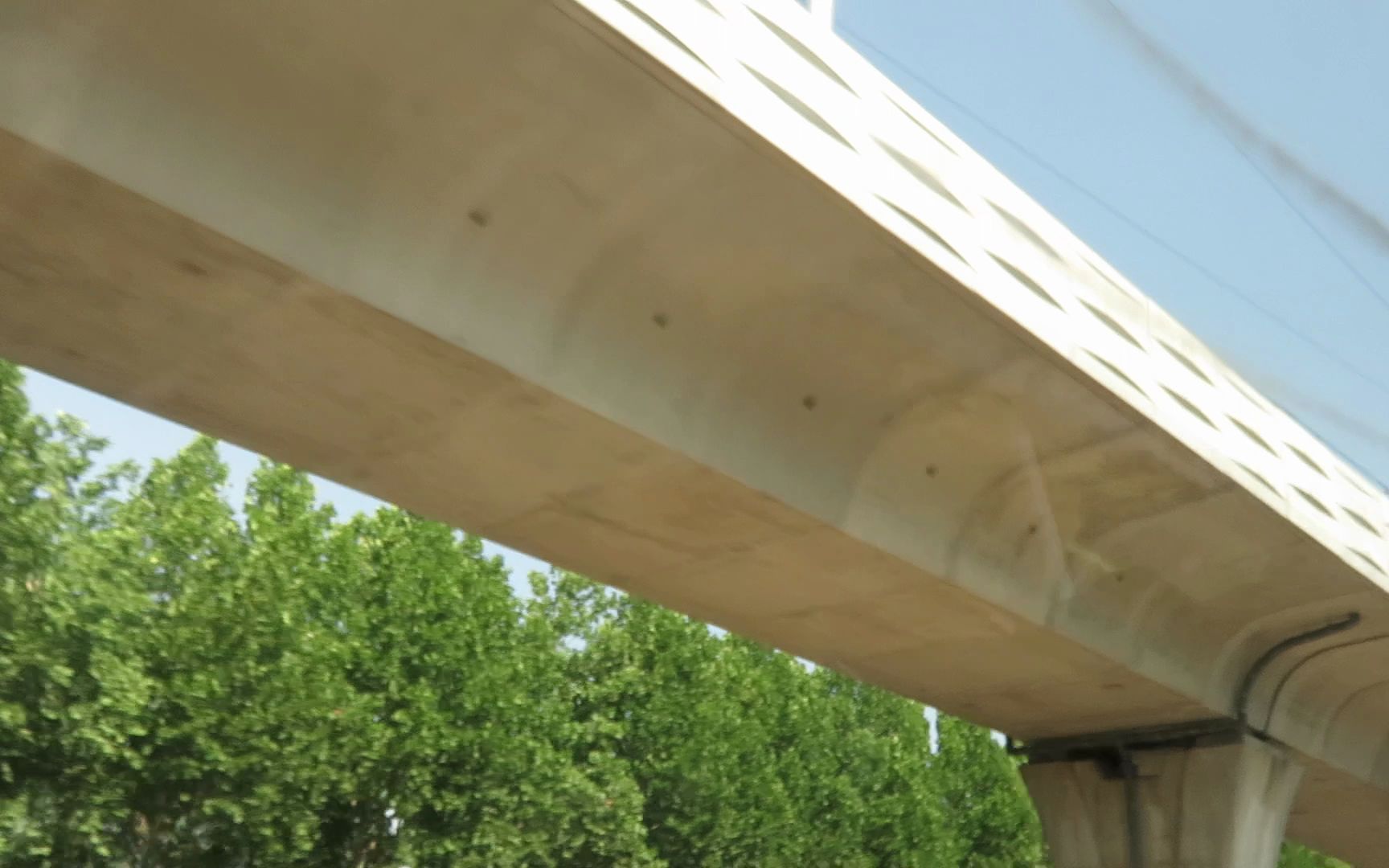 【铁路】许昌到郑州的地铁从京广高铁下方穿过