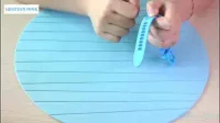 儿童手表拆表带方法