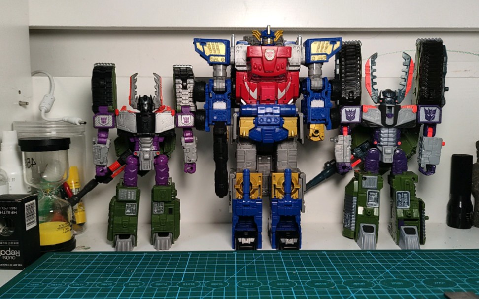 聊 变形金刚传世A版雷霆舰队L级威震天 新老版详细对比