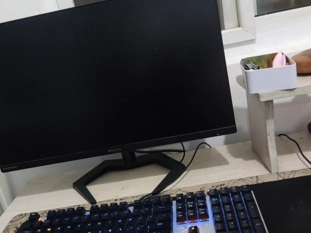 主板内存条插槽一个正常一个不正常。两个都插内存条无法点亮