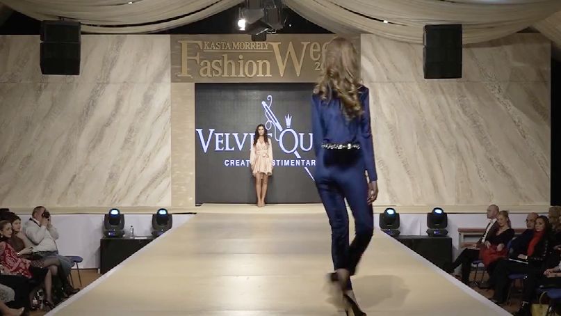 灯芯绒面料，优雅女士登场，让人挪不开眼睛