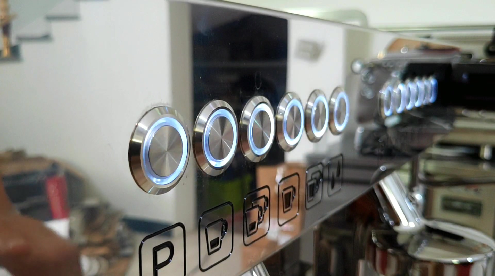 ...咖啡机,如何展现工业设计之美?意大利火箭ROCKET RE2 AUTO意式...