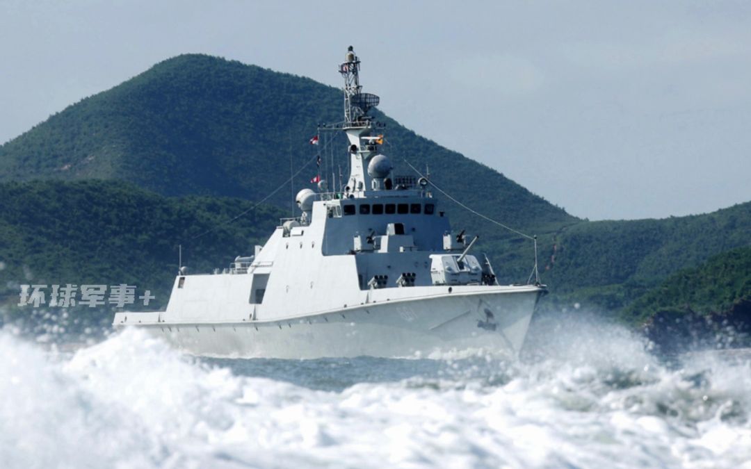 金正恩观摩舰载导弹发射,朝鲜海军新锐轻护舰罕见近照曝光