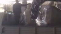 客户专车到公司拉两台打桩机振动锤打桩锤光伏桩拉森桩钢板桩水泥桩