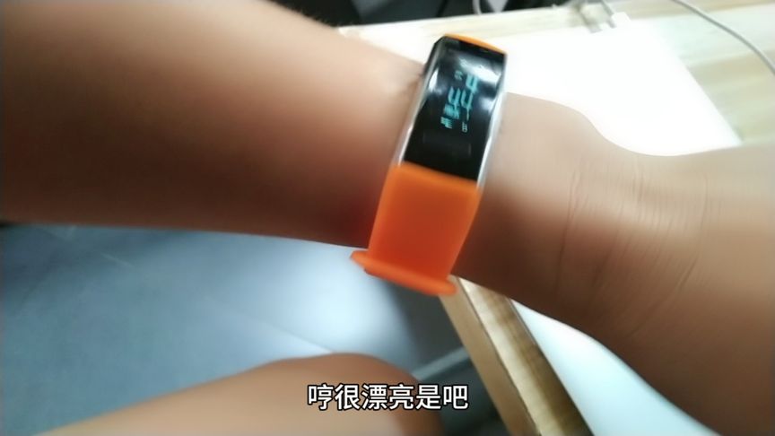 自己动手换表带,某人夸我 上的了厅堂下得了厨房,能干的女孩