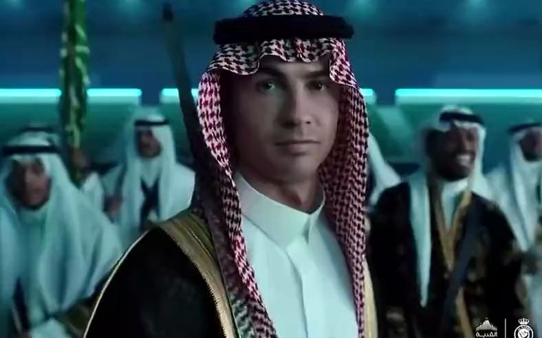 沙特迎来国庆节!C罗身穿沙特传统服饰出镜!