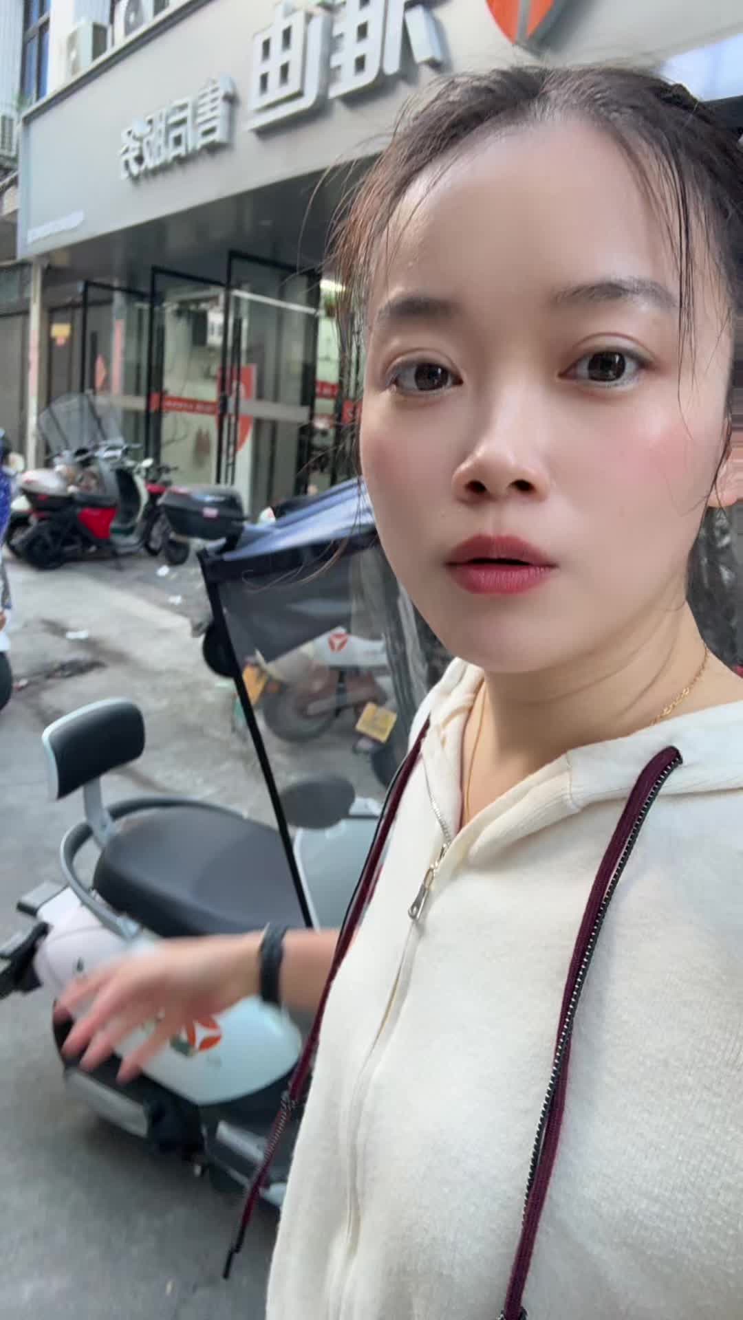 雅迪电动车,好。哈哈哈哈哈,