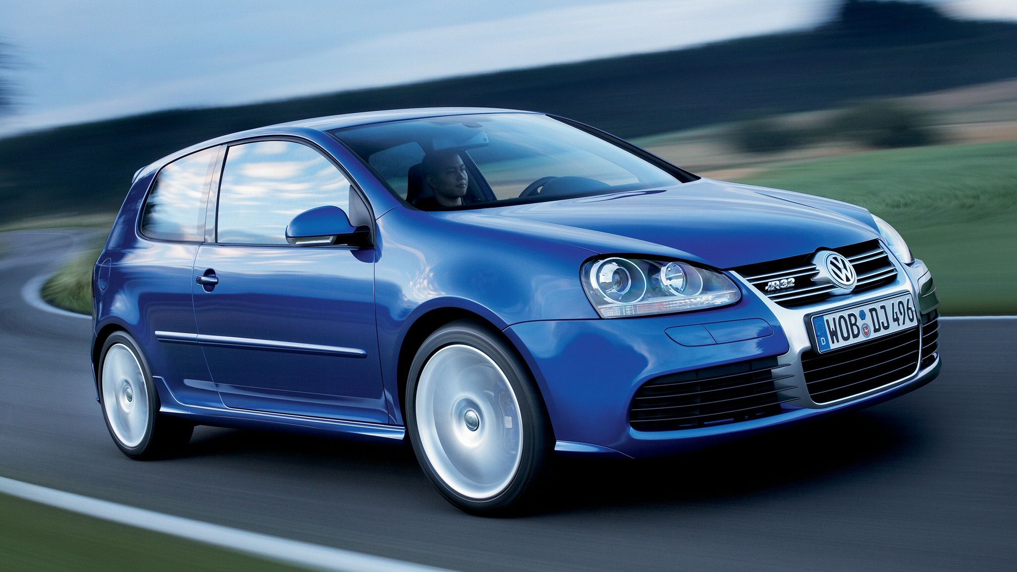 【4K赏析】速度与操控的平衡 R32的答案从未改变|高尔夫 R32 VR6(...