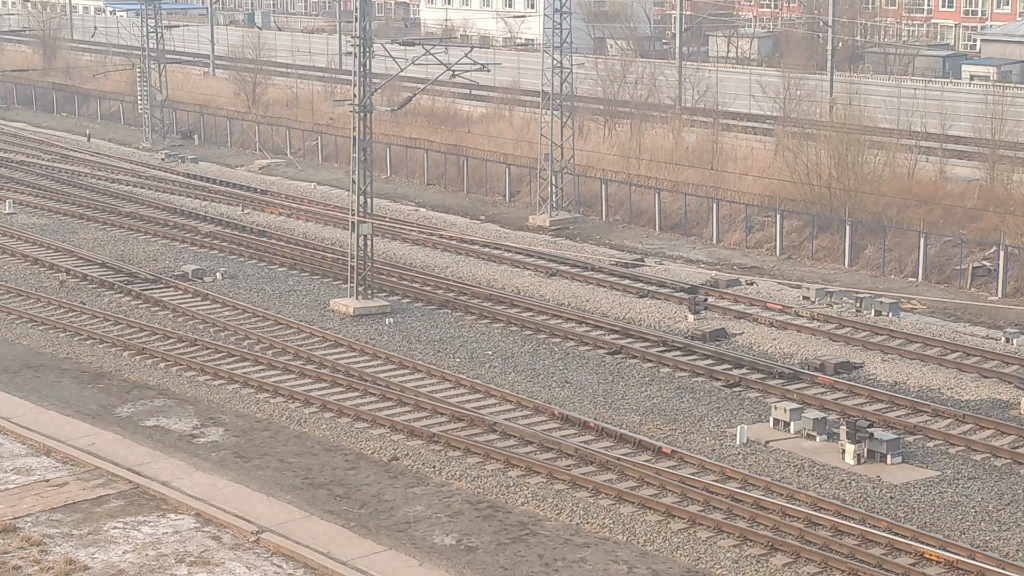 K5171次(牡丹江—漠河)列车通过龙凤桥