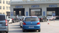 汽车在检测尾气时,为什么要把发动机转速拉得非常高?
