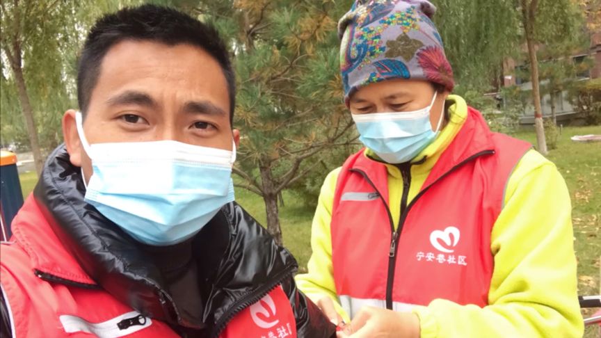 实拍银川抗疫志愿者全日程,发挥余热,做光做盐,让我们一起加油