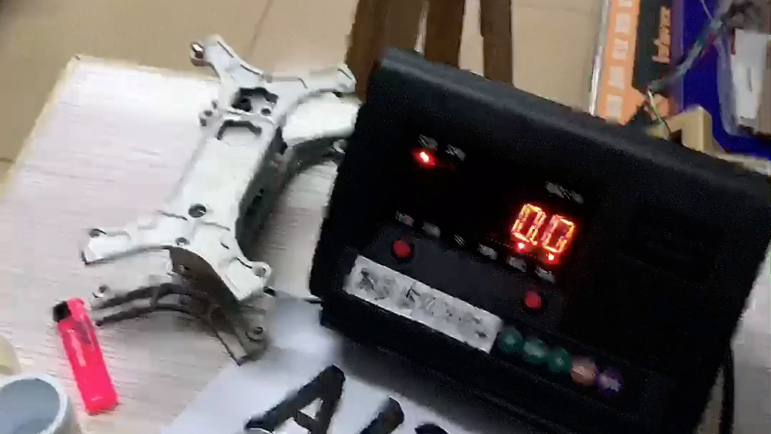 地磅4个称重传感器好坏判断,可以通过站不同位置确认