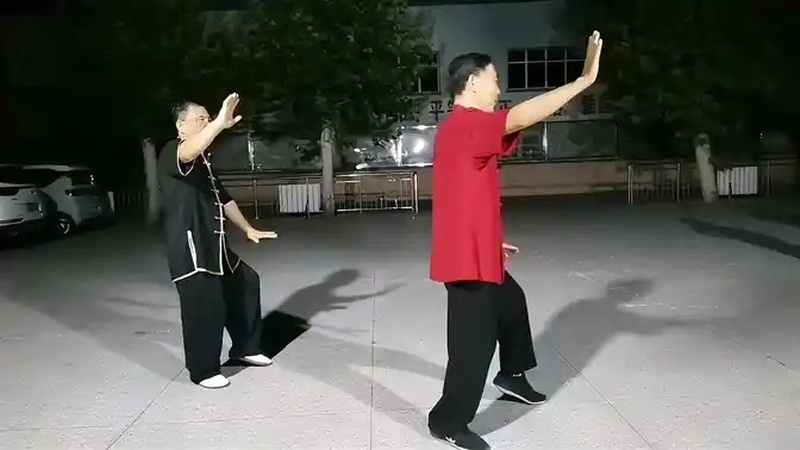 斜行的技术含量确实高,老师给学生耐心指导到位!