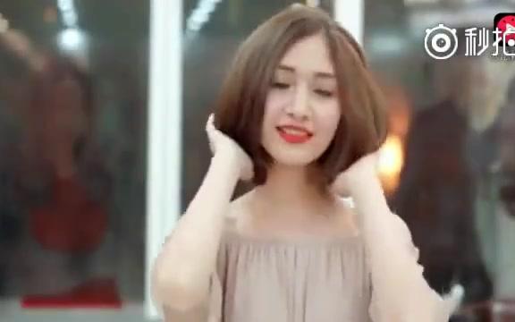 发型:想长发剪短发的,美女们可以拿着这个视频让理发师参考哦!