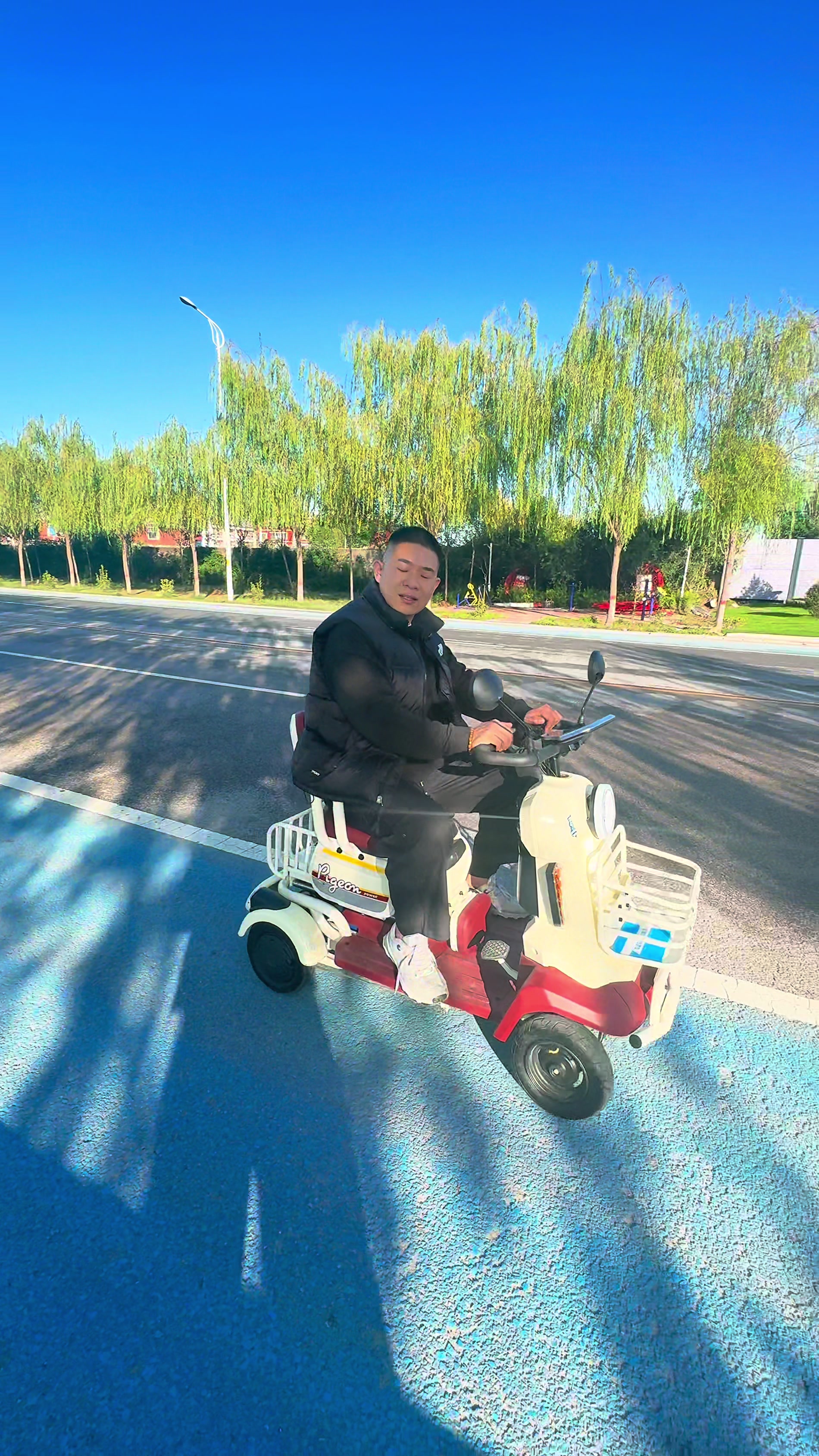 新款老年休闲代步四轮车 新款老年代步休闲四轮电动车#电动车#电动...