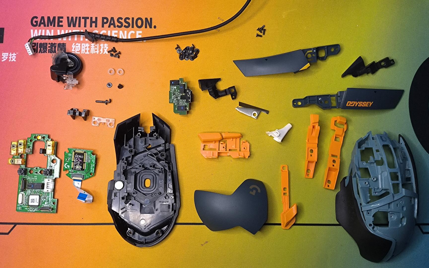 设计至上,闲着没事拆解罗技G502游戏鼠标,连上盖都没放过,被其内部...