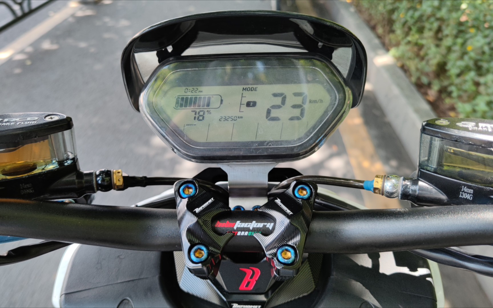 更换巴风特底座仪表支架