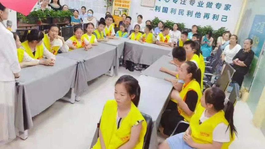 招聘:1.影视动漫销售8名,底薪4000+10%提成,要求:宝妈