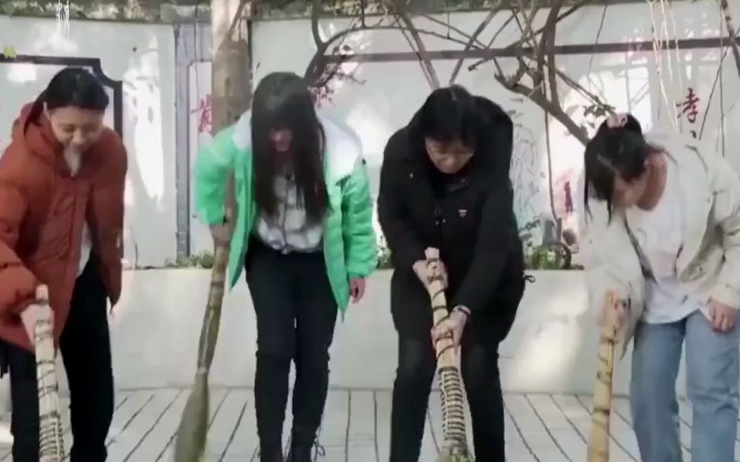 张桂梅陪孩子们度过第20个春节,张桂梅的新年愿望:希望一年比一年好...