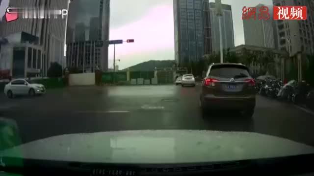 行车记录仪:视频车还有脸把视频发出来?