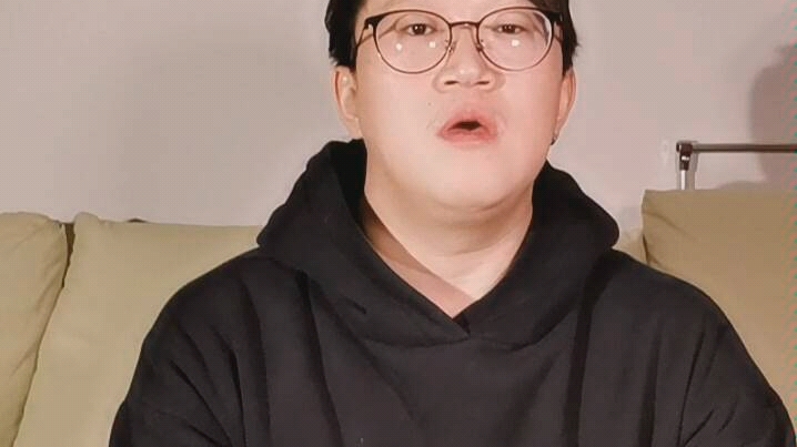 快门线的使用方法,第一次录视频我觉得自己是个沙雕!不过蛮有趣的!
