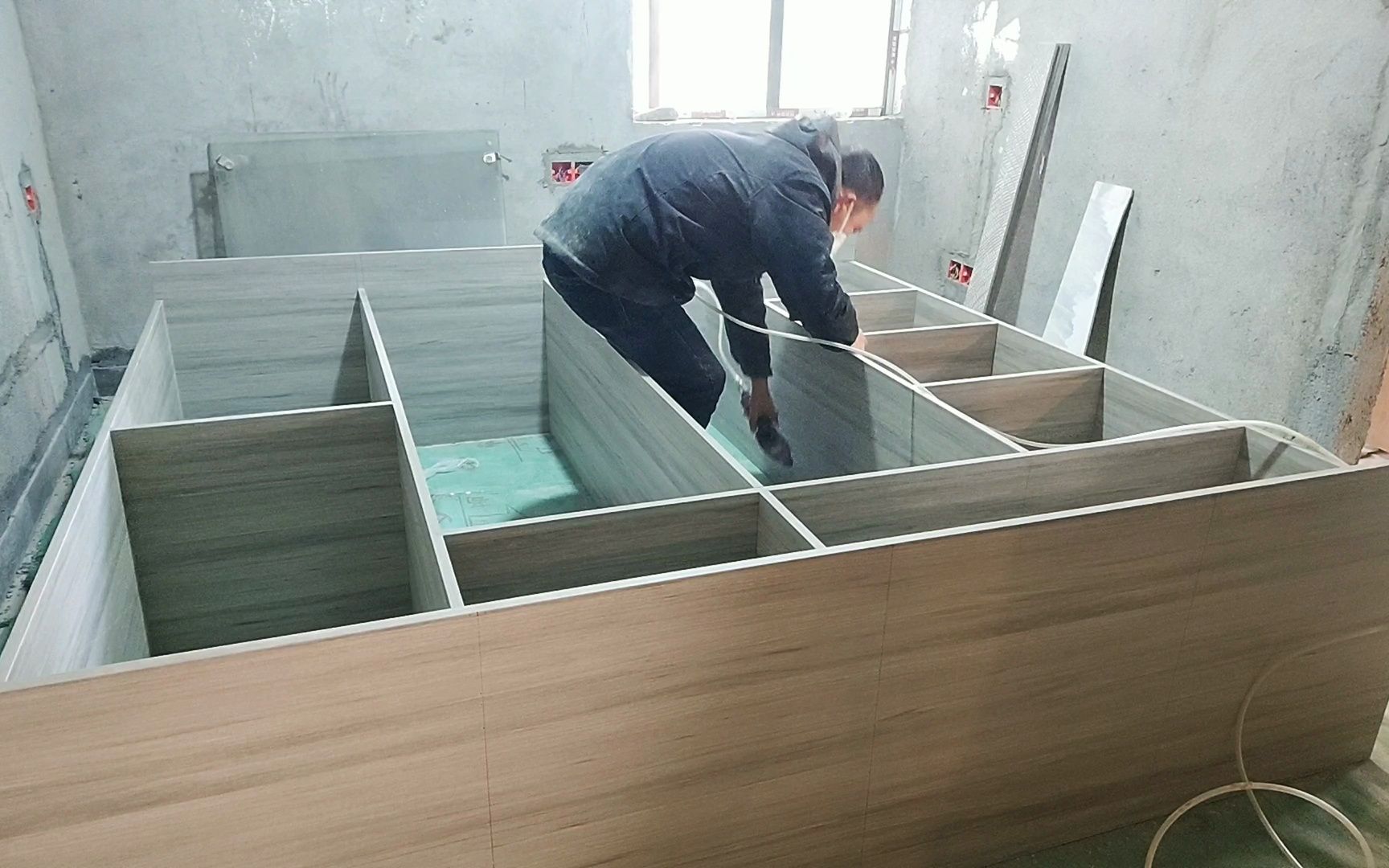 今天给卧室做衣柜,长度2米2推拉门设计,教你这样做才实用