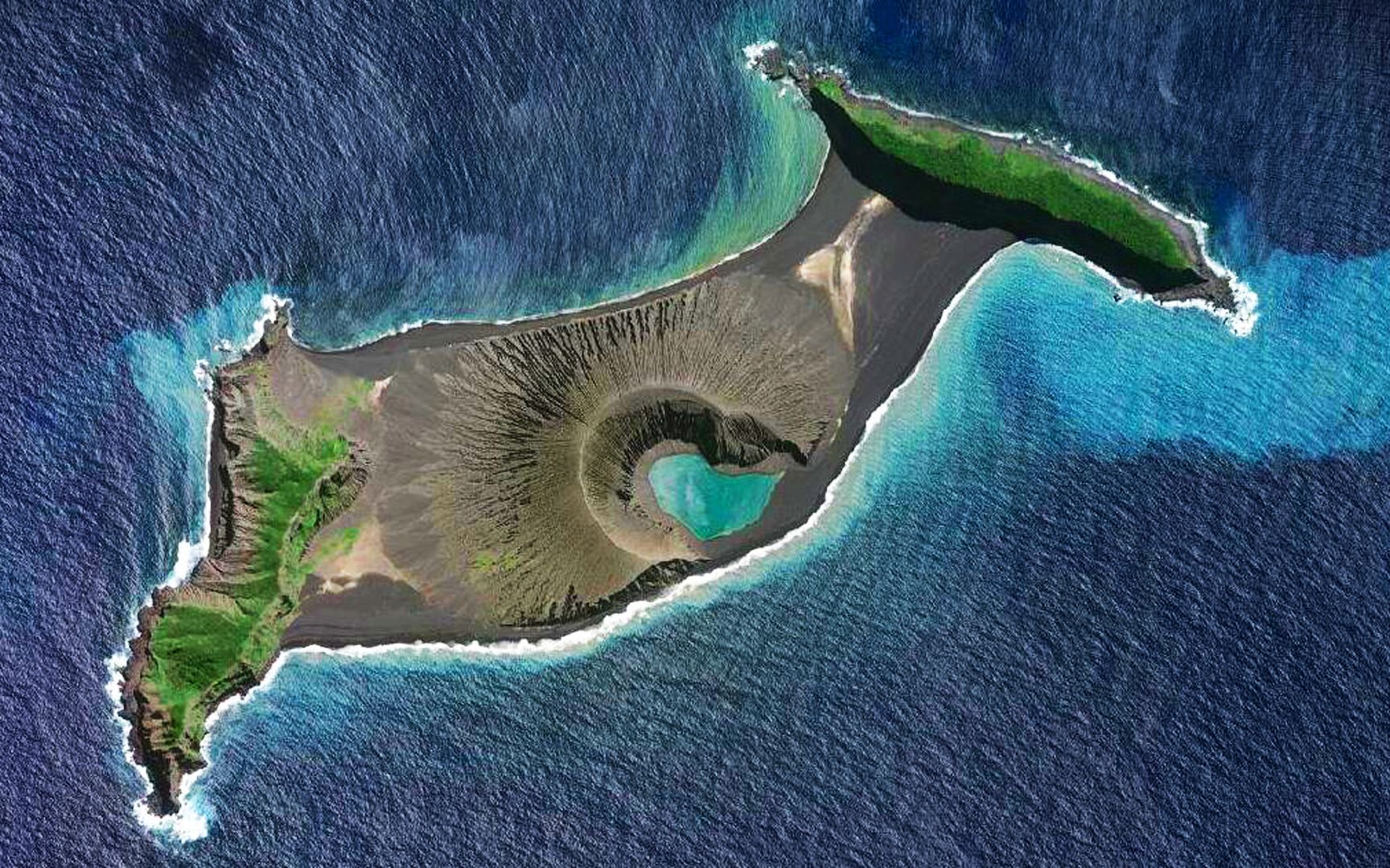 汤加火山具体位置在哪里?在卫星图上找了几分钟,终于找到了