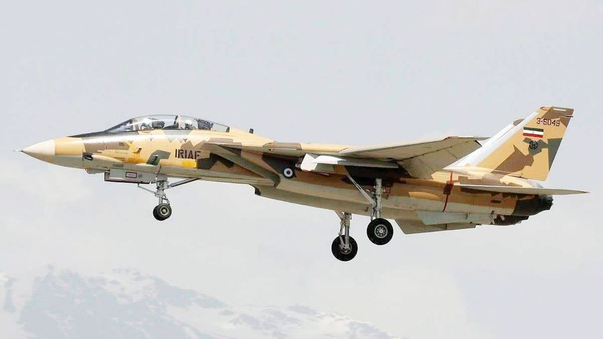 伊朗F14拦截美B52,距离十公里掉头撤离,雷达屏幕一片雪花