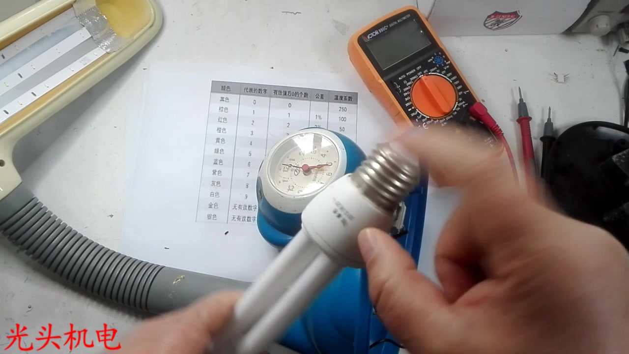 家里的台灯坏了就丢弃?真的很可惜,教你改装一下比原来的还好用