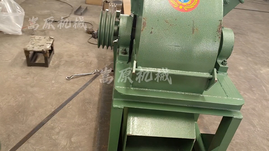 ...功能双口木材粉碎机,电机18.5kw,时产1吨,用于日产1吨机制木炭生产线