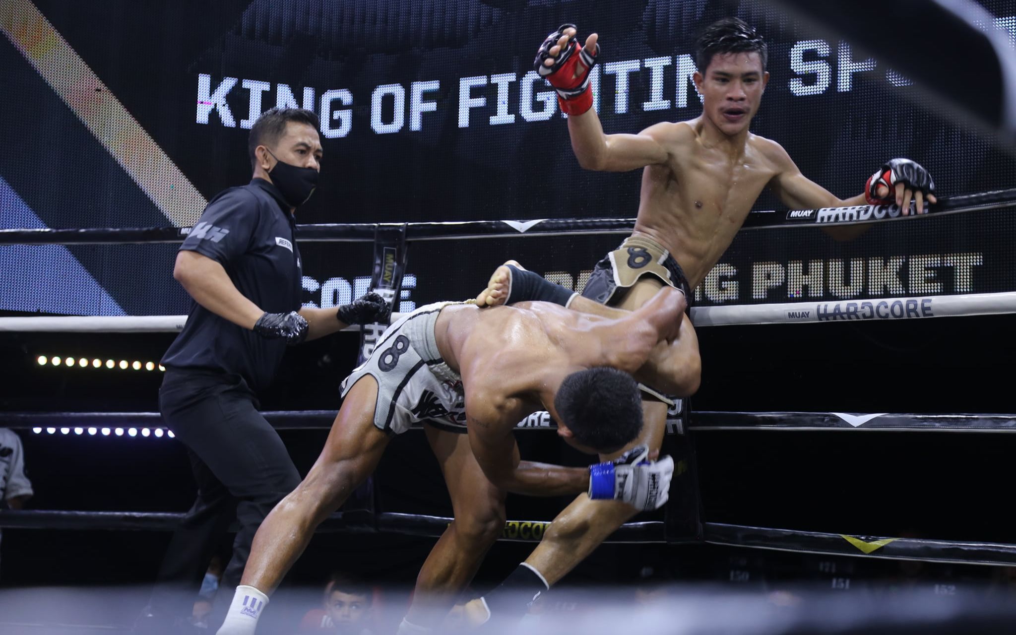 铁杆泰拳60公斤级泰国选手Singpradit vs缅甸选手叶印农